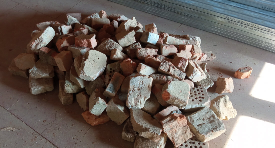 Staré cihly z bouraček